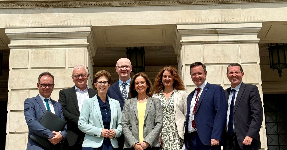 Council Representatives meet with Minister Kimmins to discuss ...